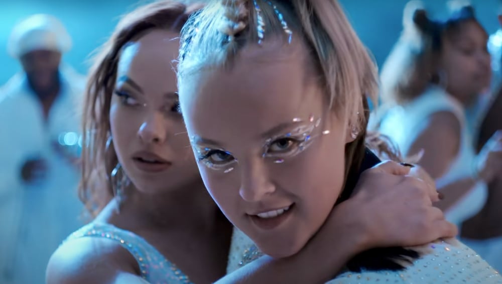 JoJo Siwa svarer på anklagene om at hun stjal Karma - 730.no