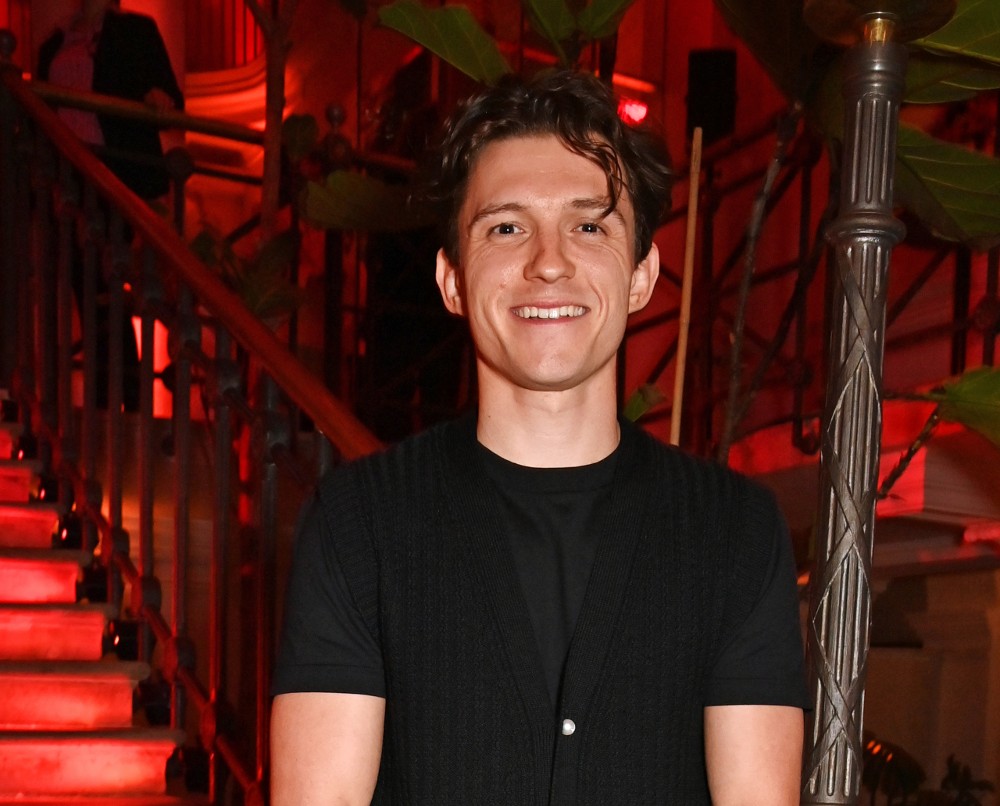 Tom Holland sendt til sykehus etter stunt på settet til Spider-Man 4 ...