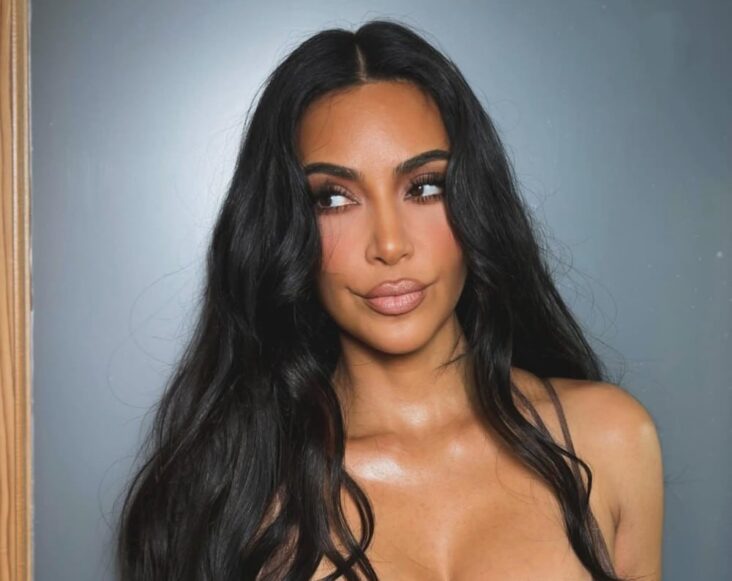 Kim Kardashian får slakt for julegave - 730.no